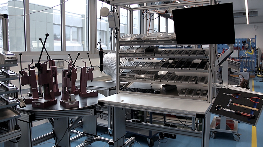 SETAGO: Werkerassistenzsystem - Digitalisierung in der Produktion